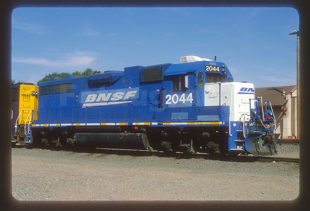 BNSF Railway #2044 GP38-2 – Switchman Images