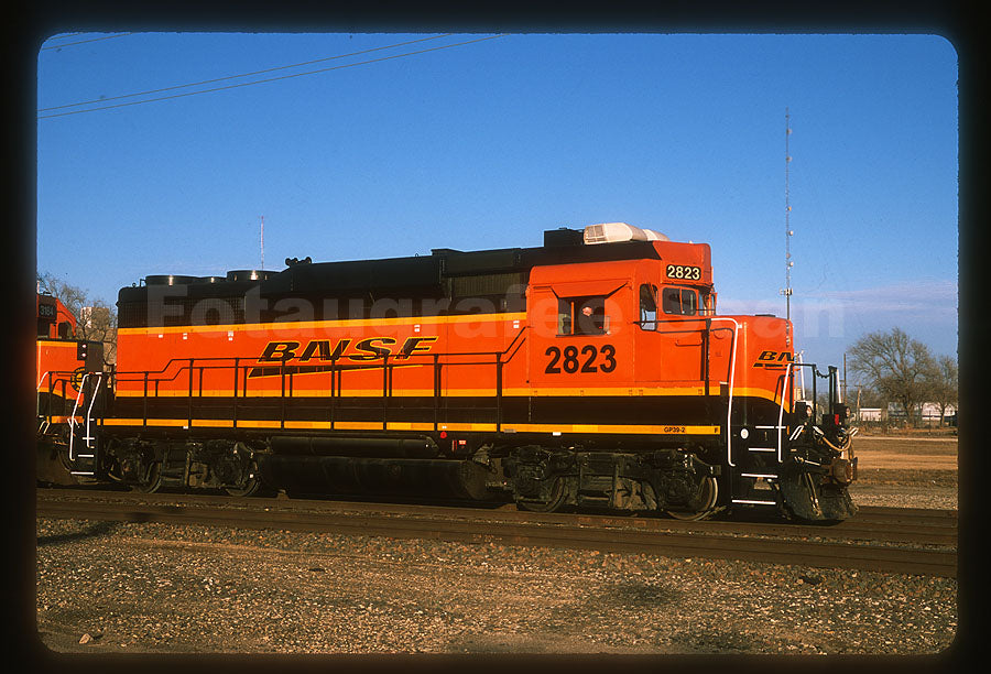 BNSF Railway #2823 GP39M – Switchman Images