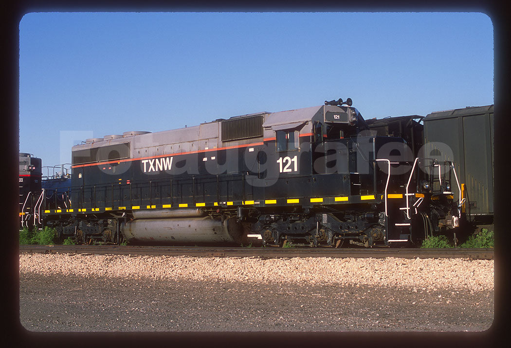 Texas North Western (TXNW) #121 SD40-2 – Switchman Images
