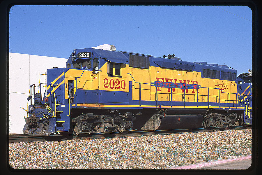 Fort Worth & Western (FWWR) #2020 GP40-2 – Switchman Images