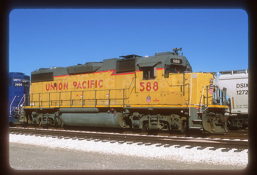 Union Pacific (UP) #588 GP38-2 – Switchman Images